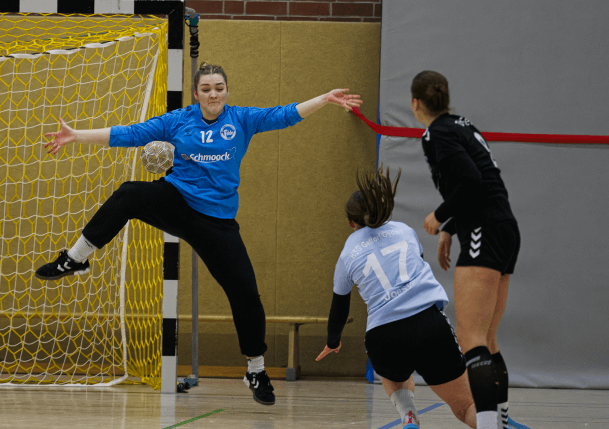 Nach 3 Wochen Spielpause wurde es ein Konterspiel - TuS Felde Handball